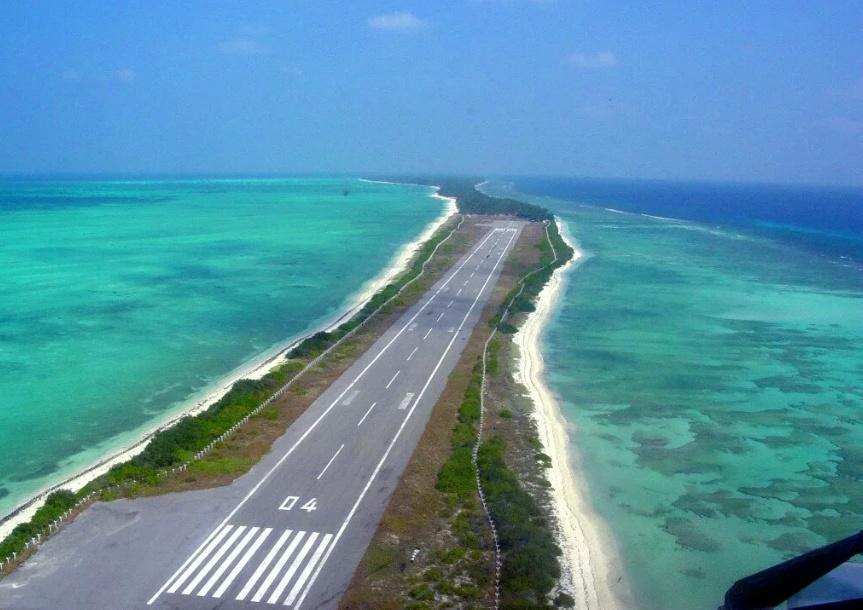 What is a Table top Runway???? Why it is so dangerous to take off and ...