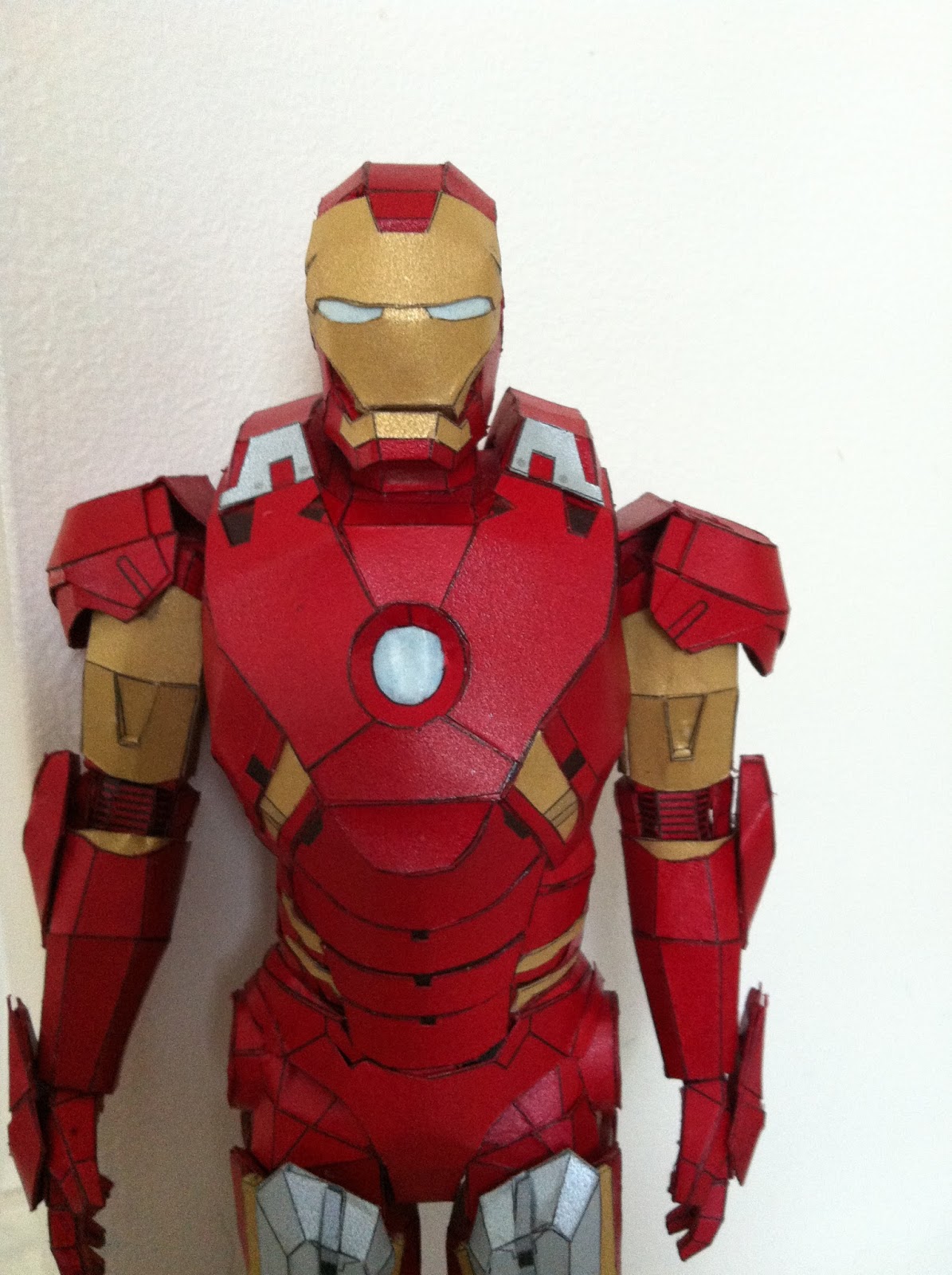 WrightWorks: Completed Papercraft Iron man