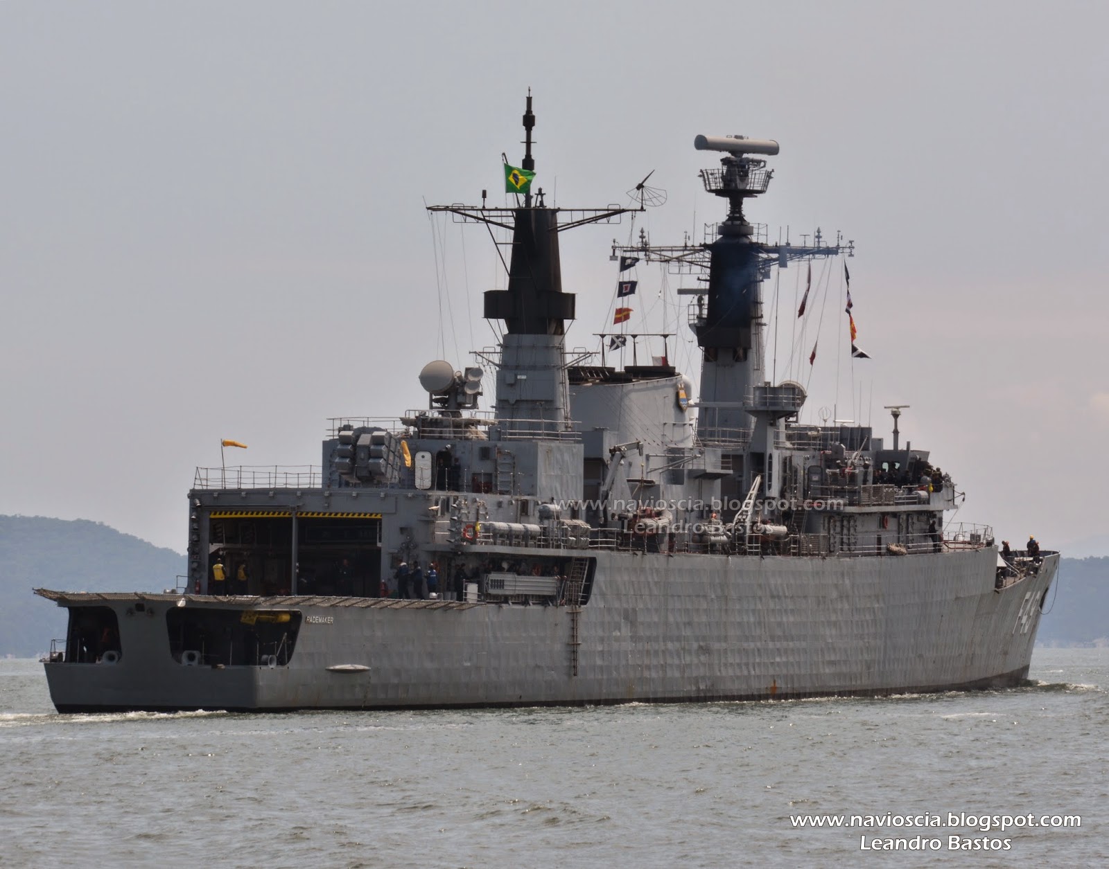 Navios de Santos & CIA: FRAGATA RADEMAKER F-49