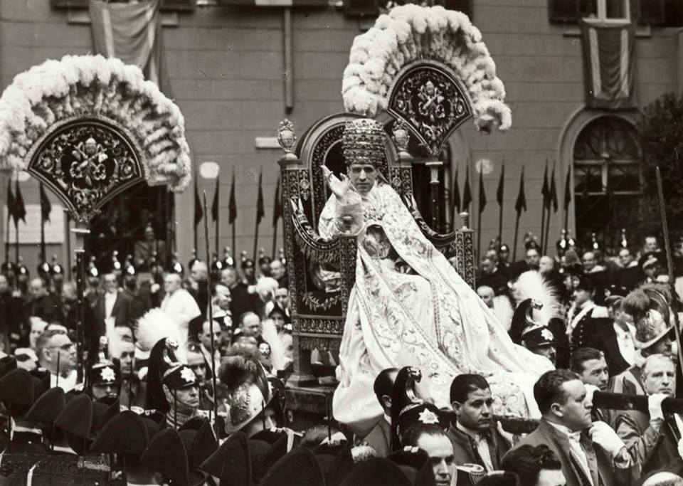 TENETE TRADITIONES: 22 sierpnia 1950 r. Papież Pius XII opublikował ...