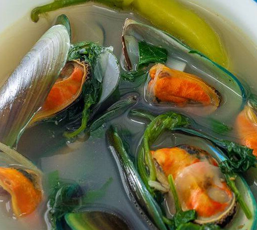 Tinalong Tahong, philippine mussels soup