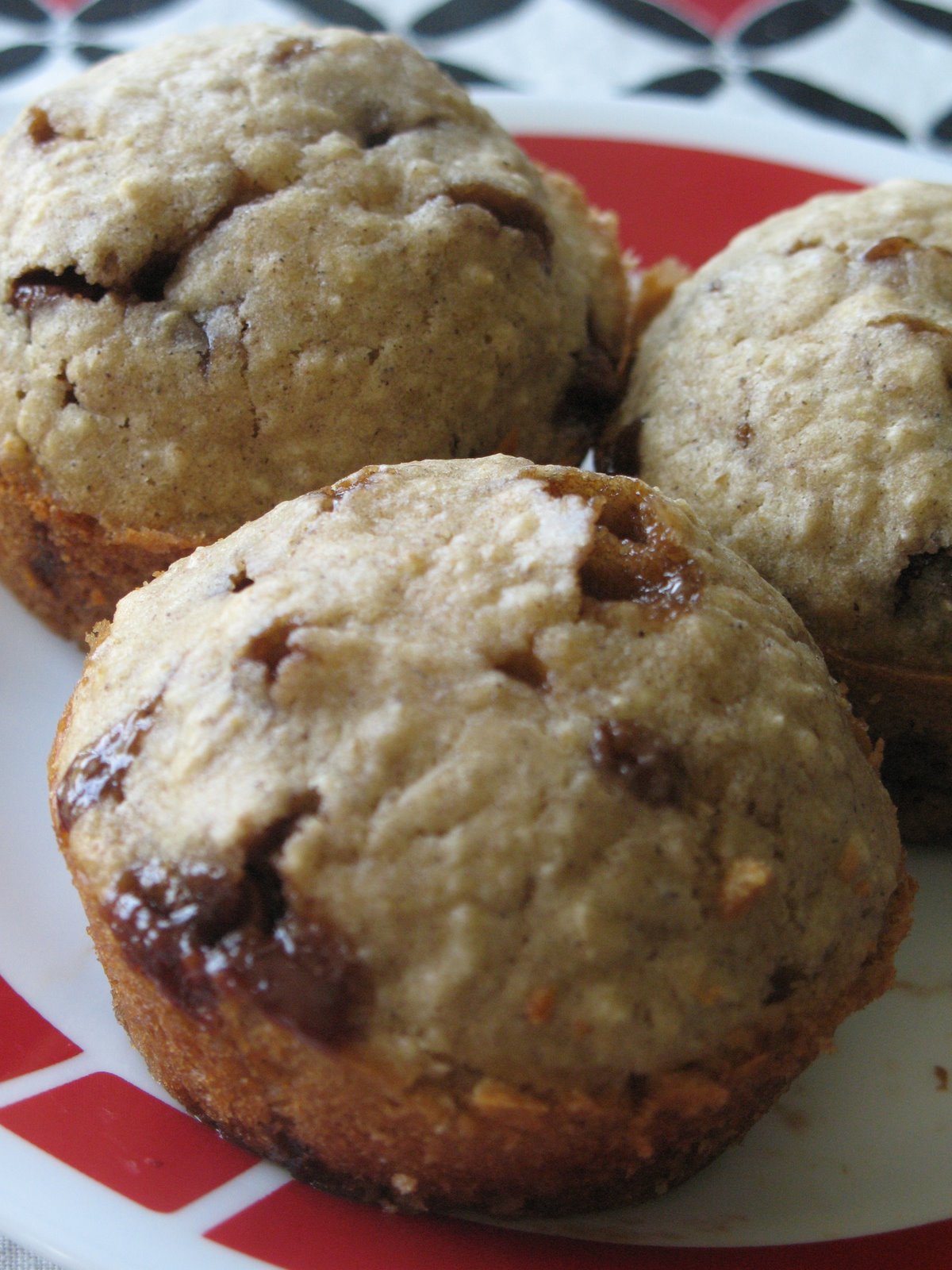 White Family Recipes: Oatmeal Chocolate Chip Cookie Muffins