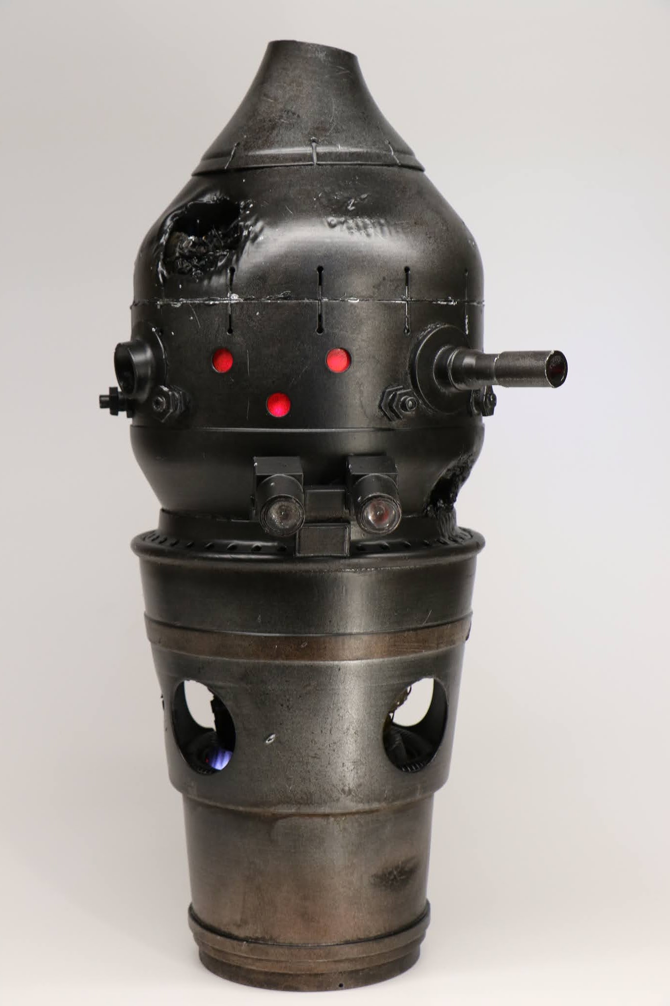 RO-LIGHTSABERS: IG11 droid To nurse and protect