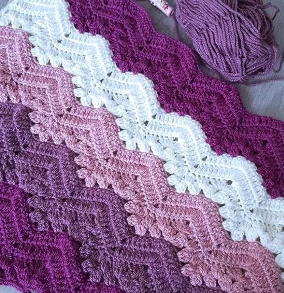 Wonderful crochet blanket with wavy stitches - free step by step ...