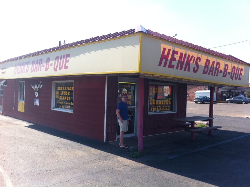 Henk's Bar-B-Que | Full Custom Gospel BBQ