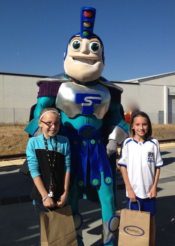 Something new everyday, yes, everyday: 10/6 Sounder Train