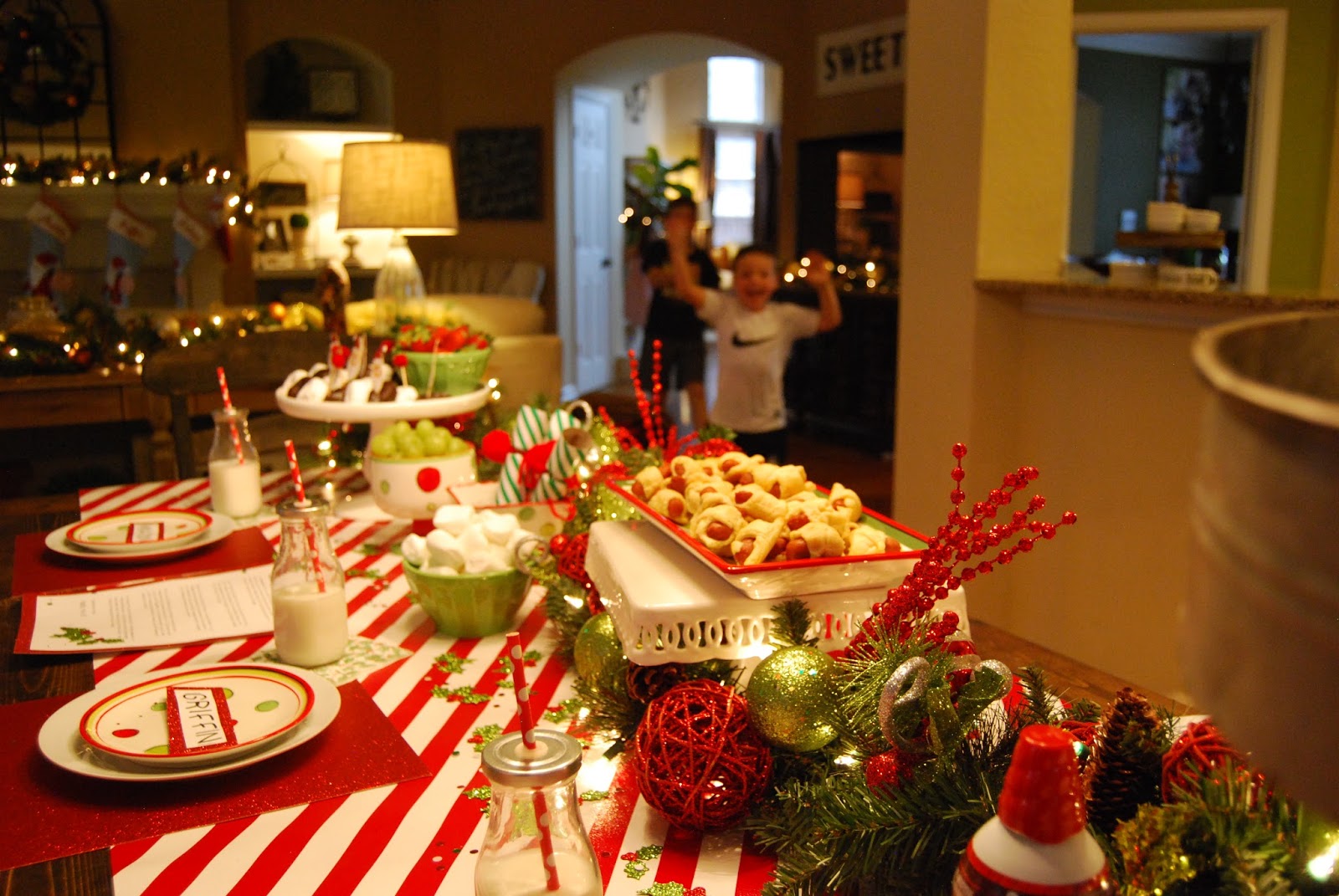 Momfessionals: North Pole Breakfast 2017