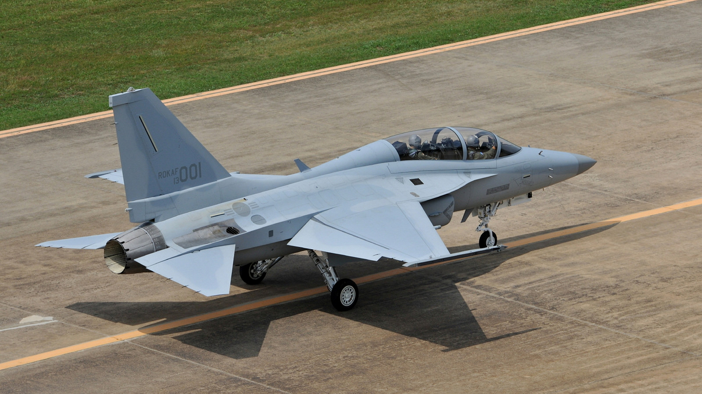 The rhk111 Military and Arms Page: Philippine FA-50 Golden Eagle ...