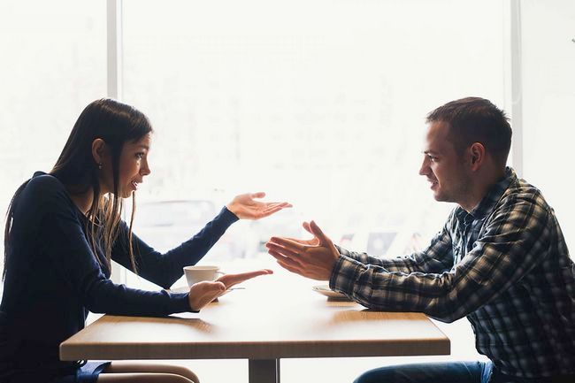 Pengertian Debat adalah : Menurut Para Ahli, Tujuan, Usur-unsur dan ...