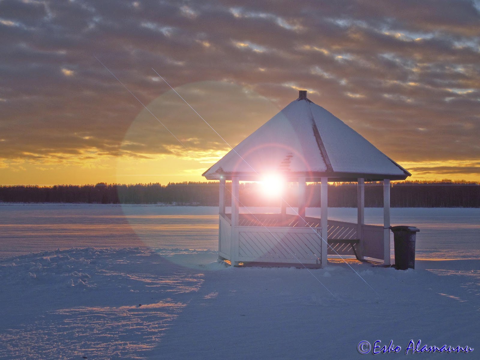 Eko-Kuvia: Auringon lasku...