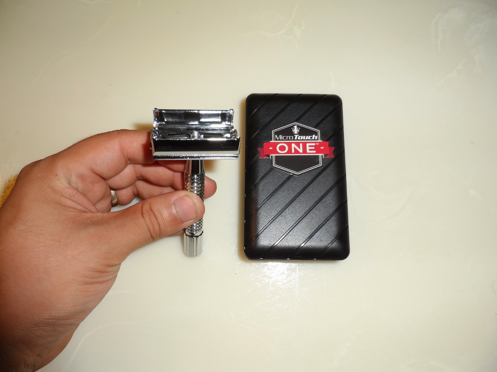 Metallman's Reverie: Micro Touch One Razor Review