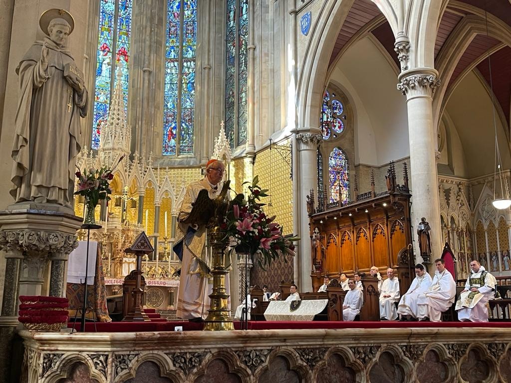 New Liturgical Movement: Pictures of Rosary Sunday in London