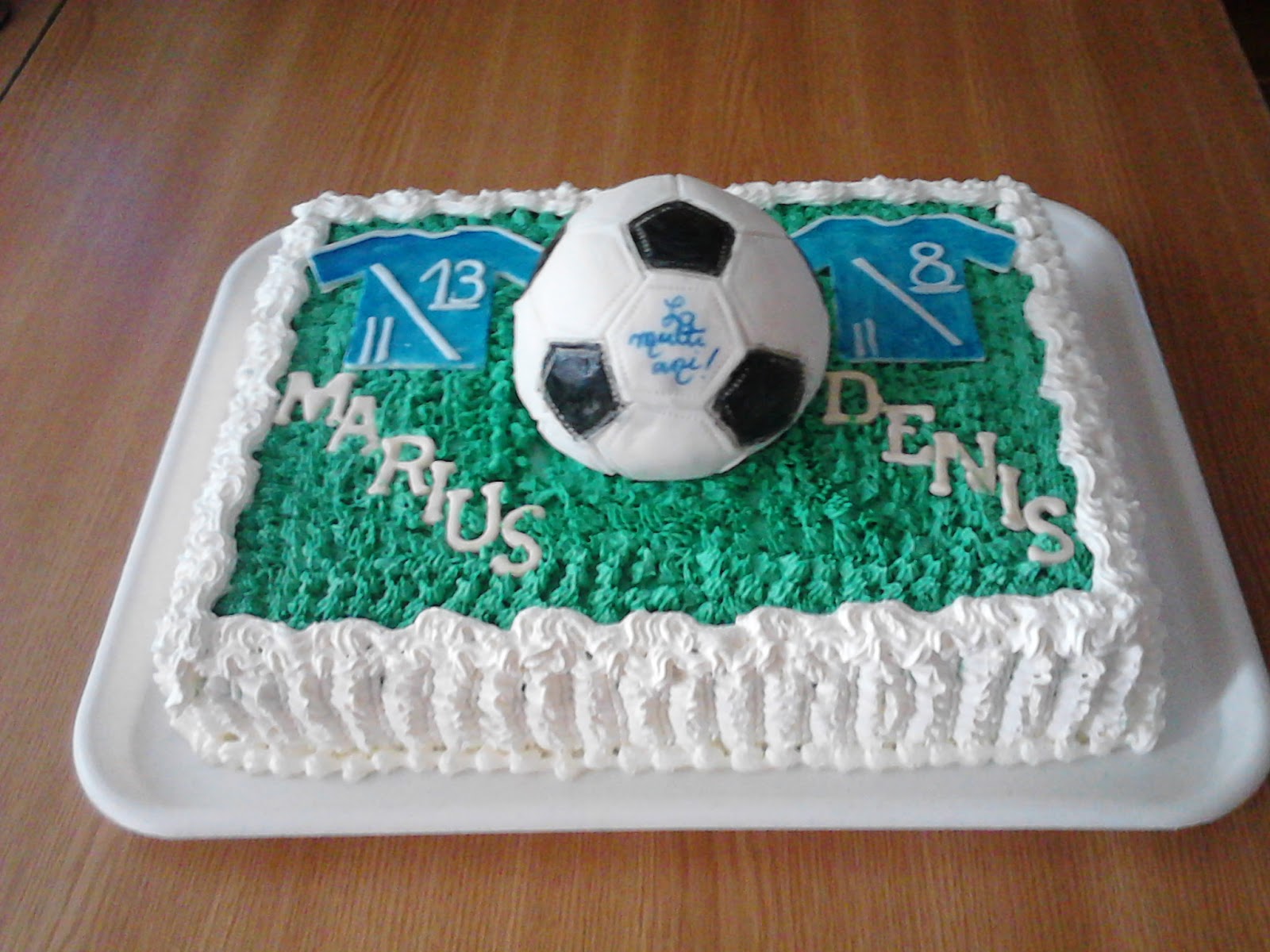 torturi de casa: Tort cu minge de fotbal