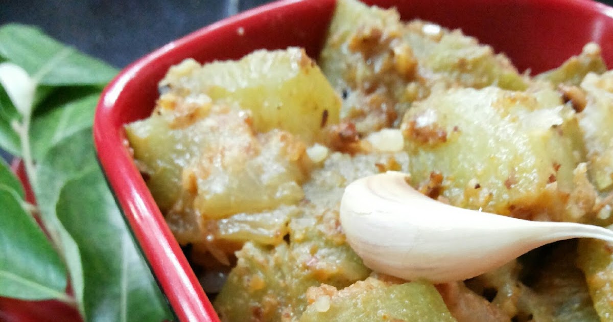 Sorakkai / Bottle Gourd Poriyal with Peanuts