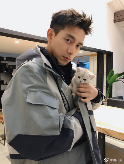 LI XIAN'S PAST GIRLFRIENDS BECOME A TOPIC OF DISCUSSION ~ weibo-talk