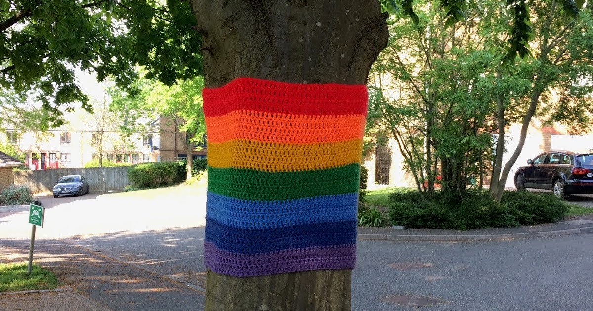 Sew Stitch Knit: Rainbow tree wrap and bunting and more creativity!