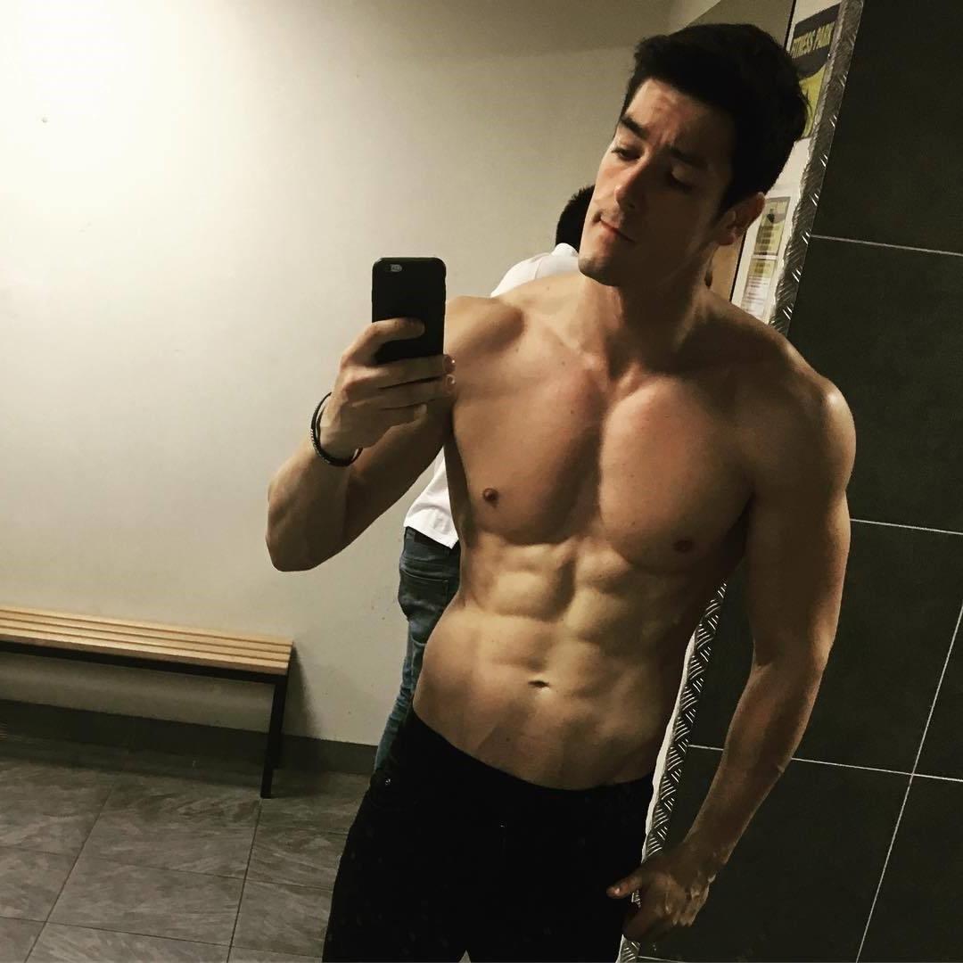 In Shape Men Selfies