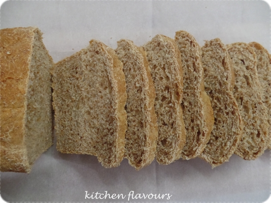 kitchen flavours: Whole Wheat Bread