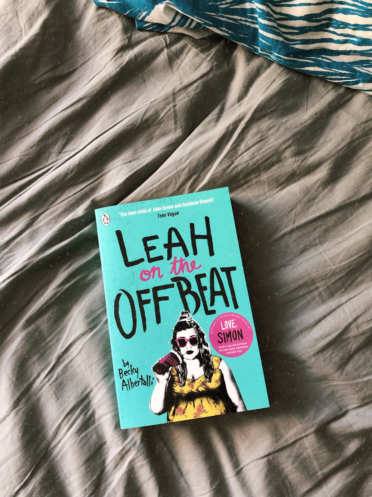 j a t k a l u k e m i s t a: BECKY ALBERTALLI: LEAH ON THE OFFBEAT