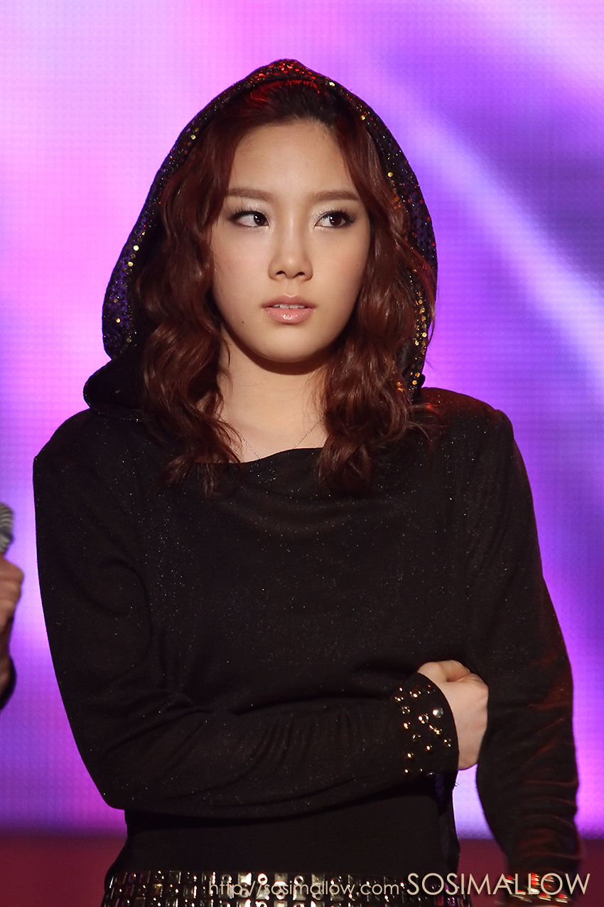 YGGJ from SOSIMALLOW: Taeyeon. in Seoul. April, 2010