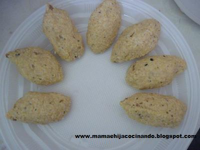 Kipe / kebe | Mama e hija cocinando