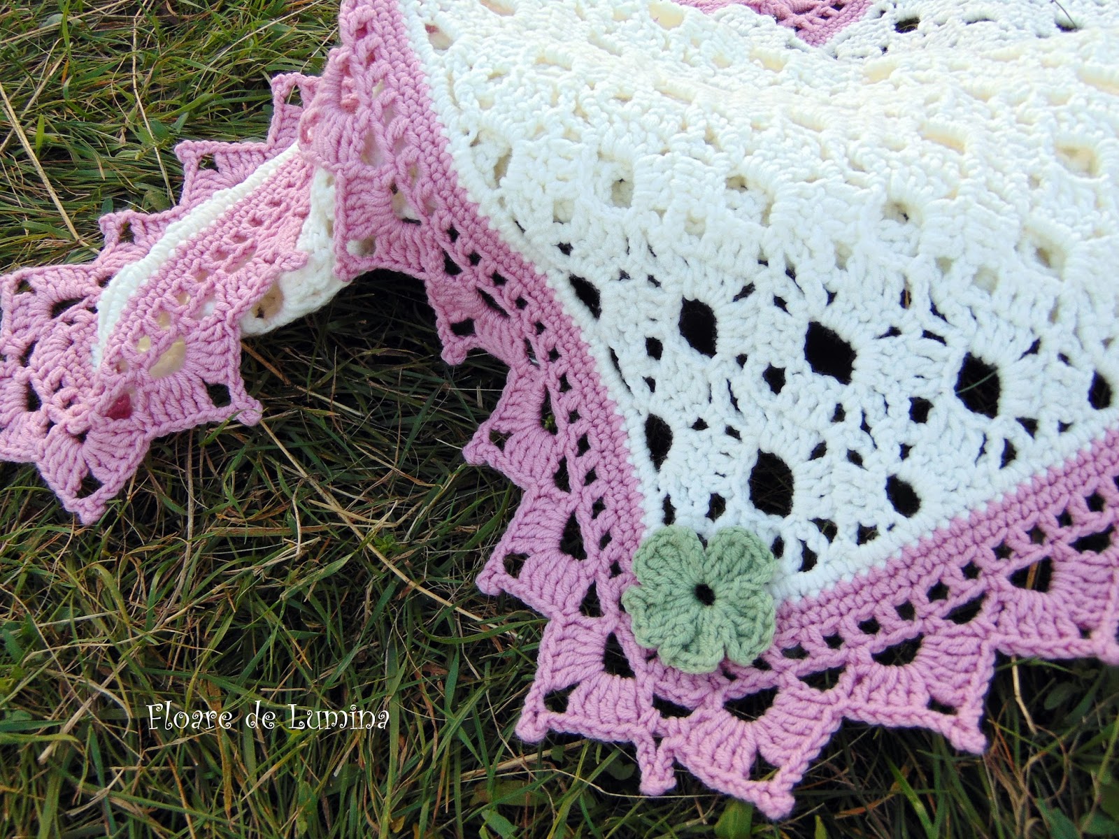 Floare de Lumina: patura dantelata , crosetata manual - paturica pentru ...