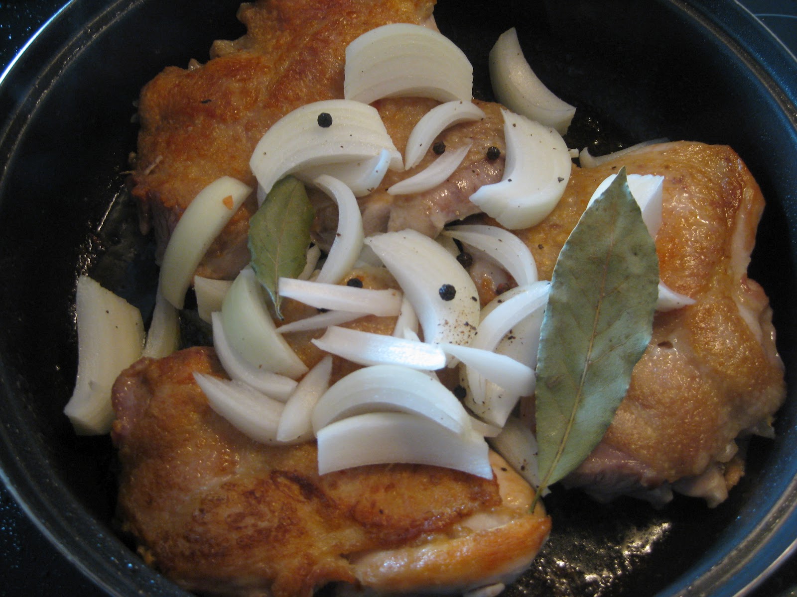 Pucheros y sartenes: Pollo con cebolla caramelizada