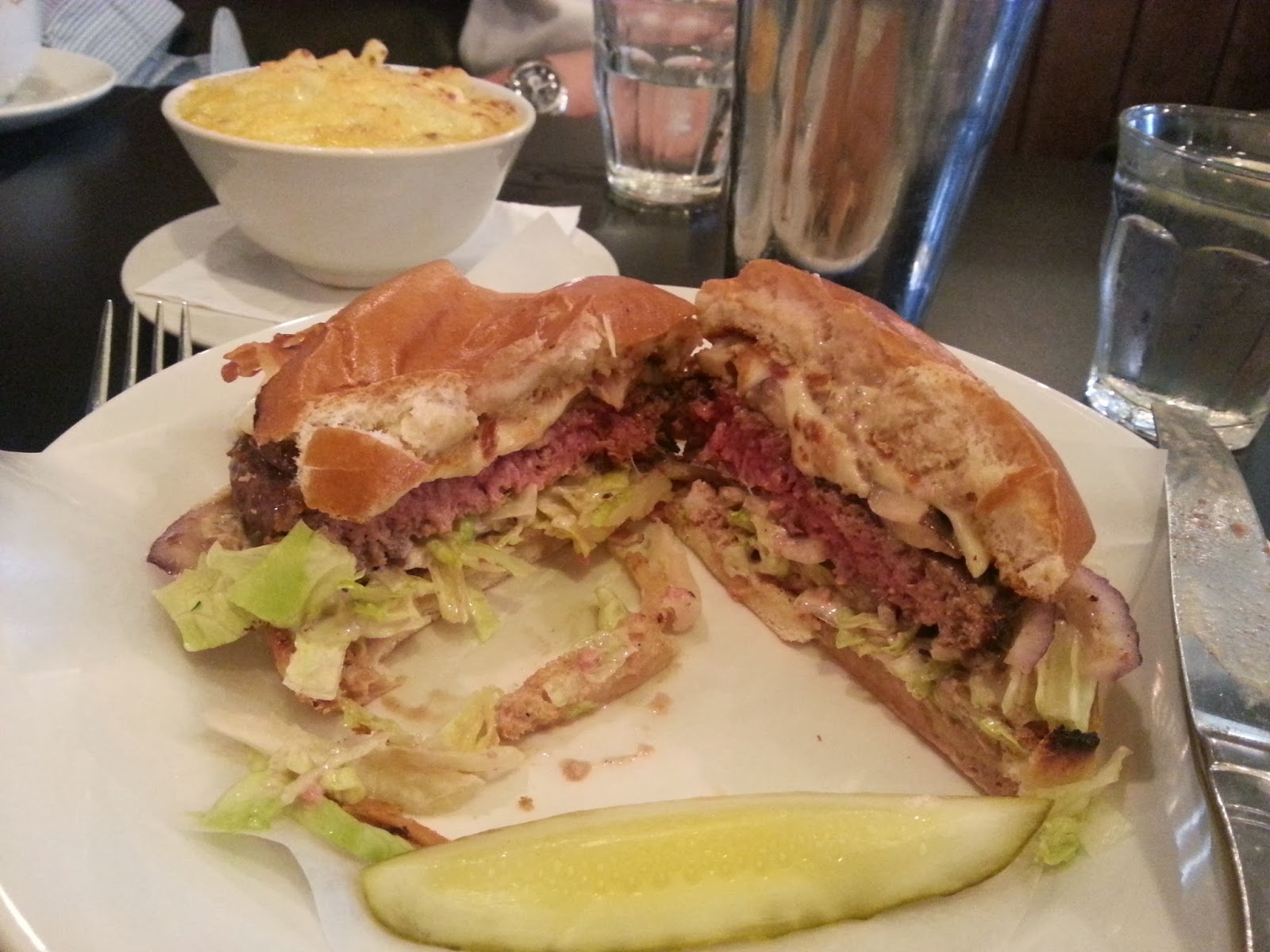 Burger Me! A London Burger Blog: [Special] The Mo 'Shroom Burger ...