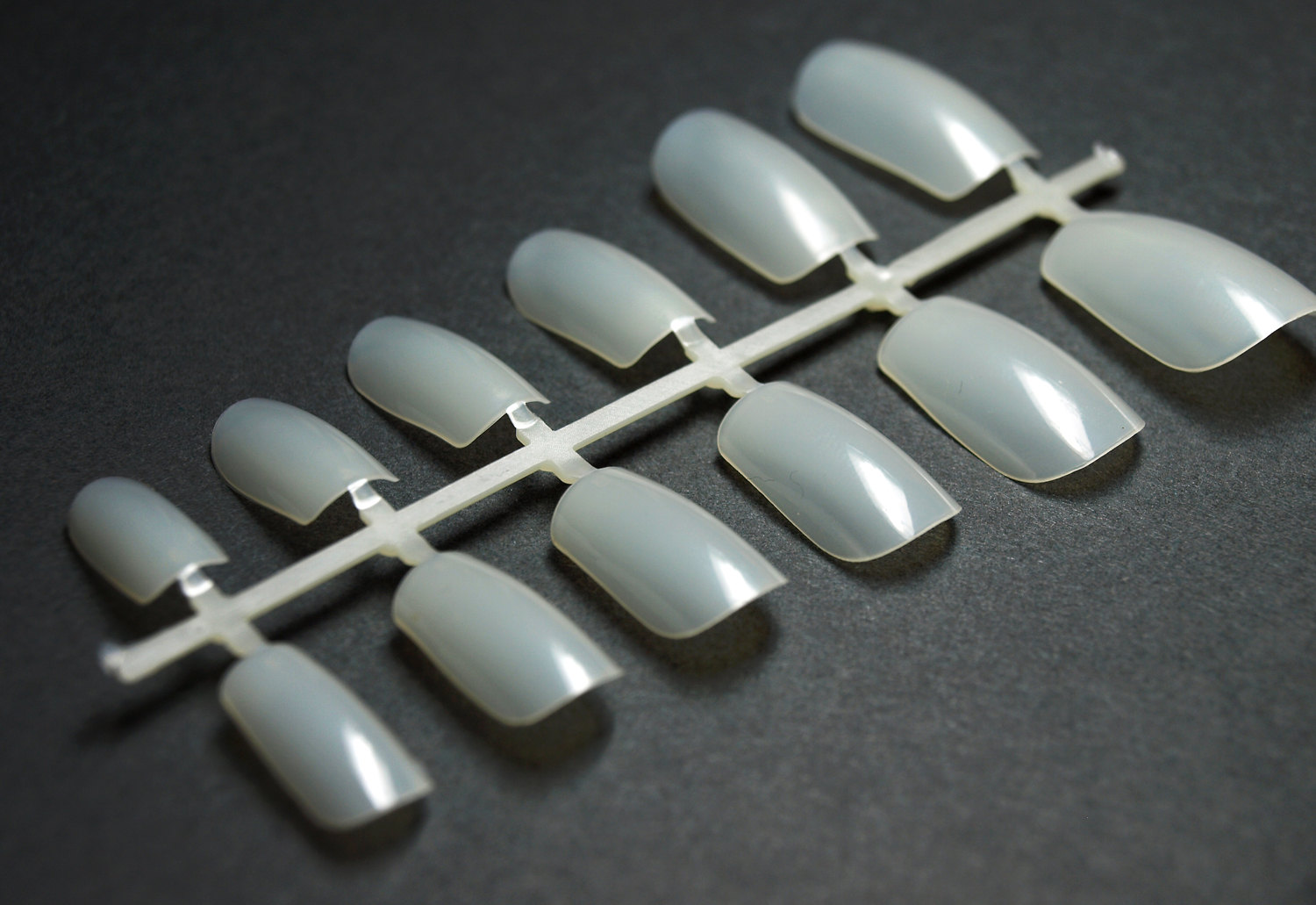 uñas.: UÑAS POSTIZAS