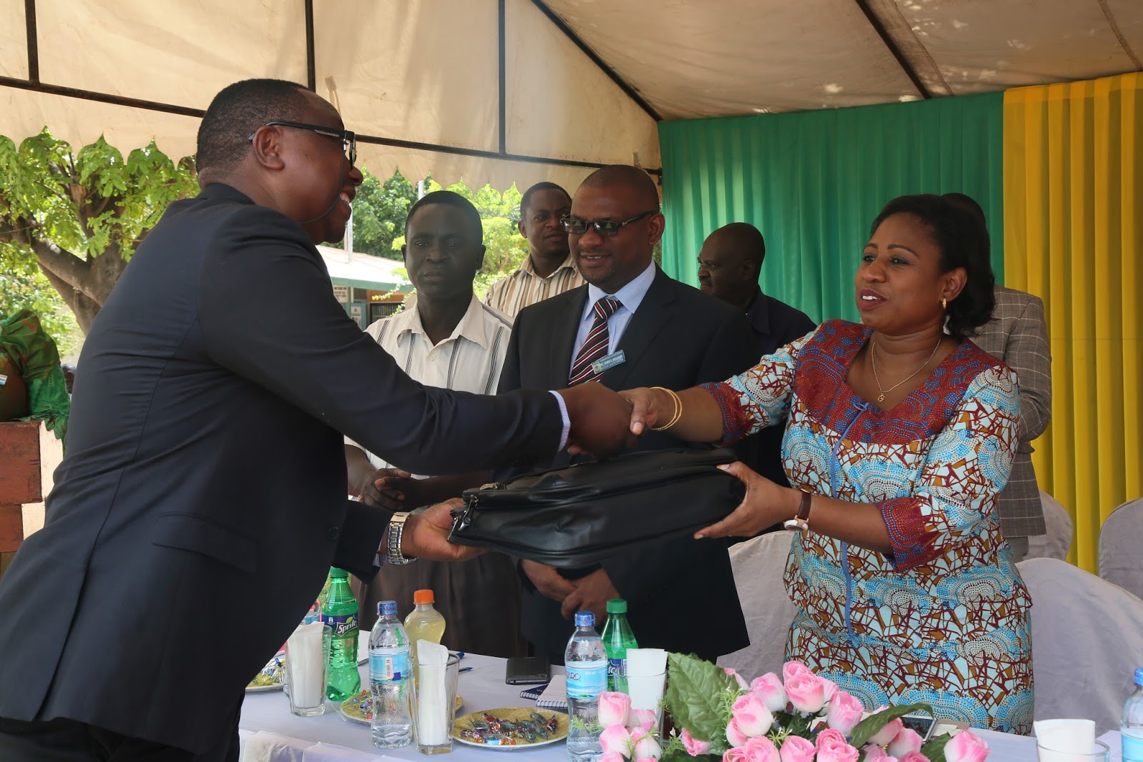 TANZANIA LIVE BLOG: WAZIRI UMMY MWALIMU AZINDUA BODI YA HOSPITALI YA ...