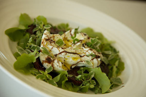 Kaks salatit pühvlimozzarellaga - Kodukokad.eeKodukokad.ee