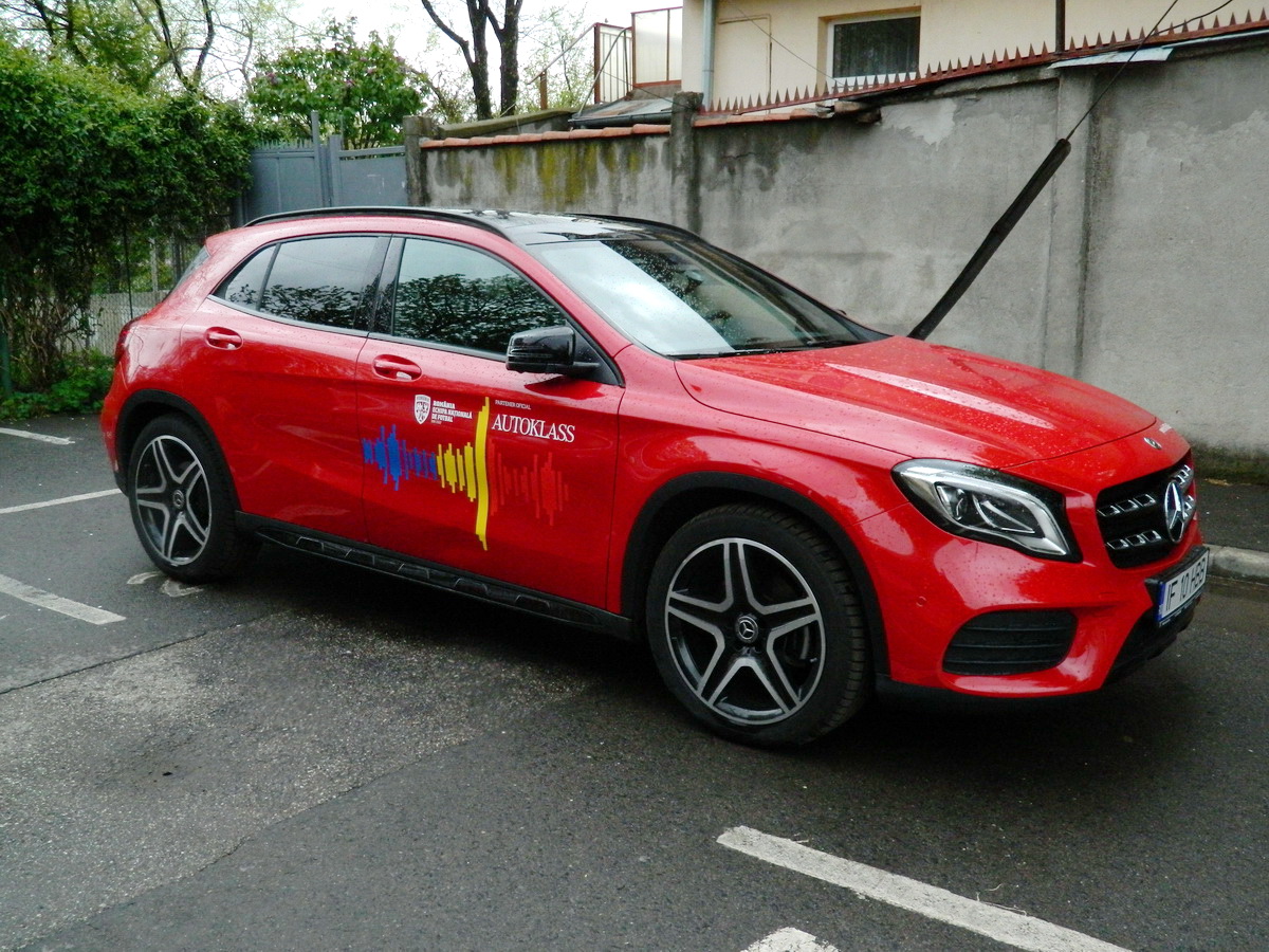 LA MULTI ANI, ROMANIA!: Masini colorate