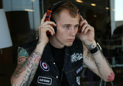 identity ink: Diddy Joins Machine Gun Kelly