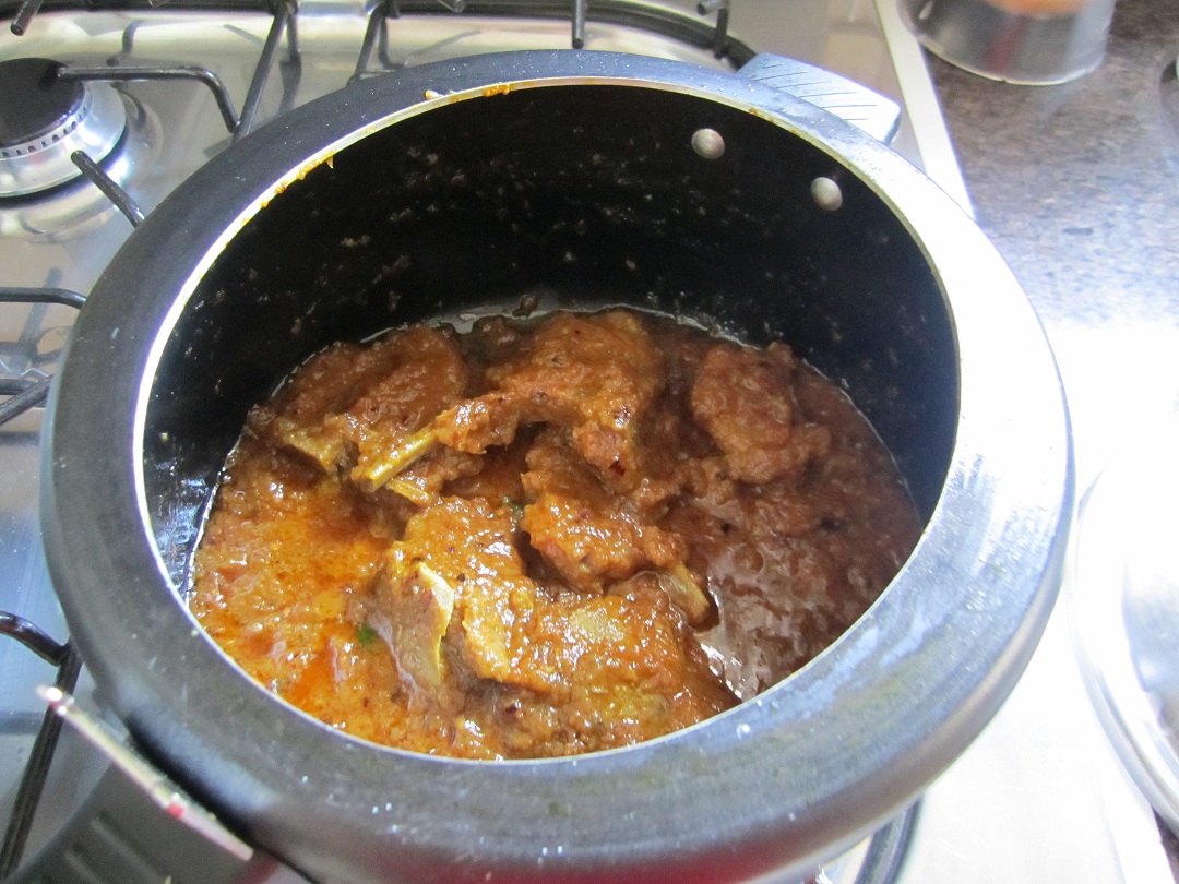 Shobha's Food Mazaa: TEEVAN ( Sindhi Mutton Curry )