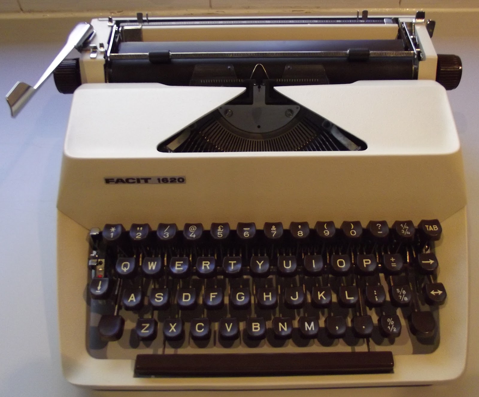 oz.Typewriter: The Facit 1620 Portable Typewriter: Thanks Mr Bowker ...