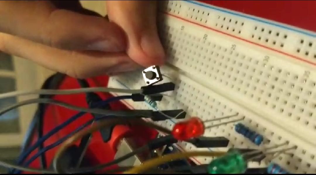 Introducción al Hardware: Práctica 4 Encender Varios Leds con un botón