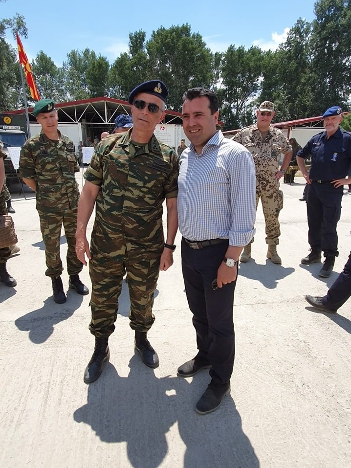 ΕΣΧΑΤΗ ΓΡΑΜΜΗ ΑΝΑΣΧΕΣΕΩΣ: Μα, ποιος είσαι επιτέλους; Ο... Ραχωβίτσας;