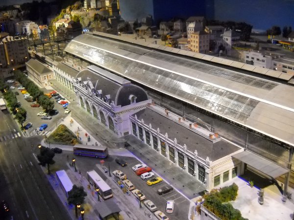 French Model Railway: French station canopies