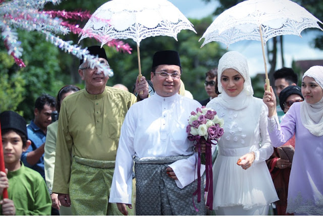 Into New World: 10 GAMBAR PERKAHWINAN BLOGGER NAMEE ROSLAN