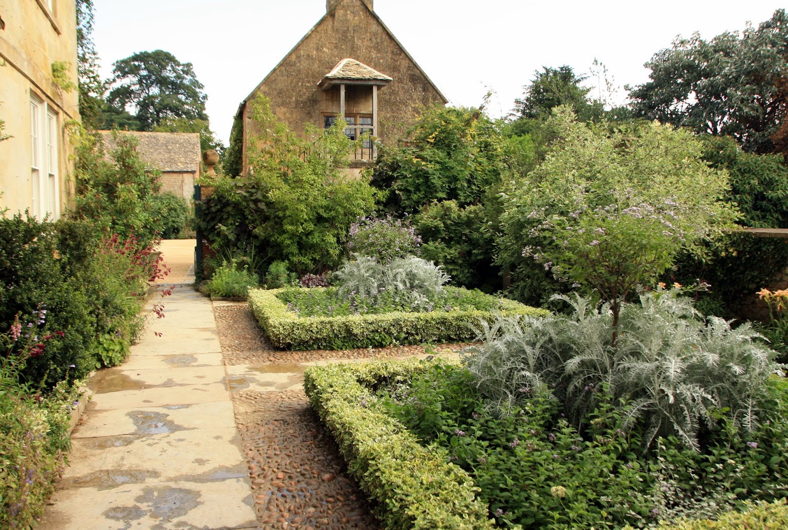 Frk. Anemone: F e r i e m i n d e r : Engelske haver IV