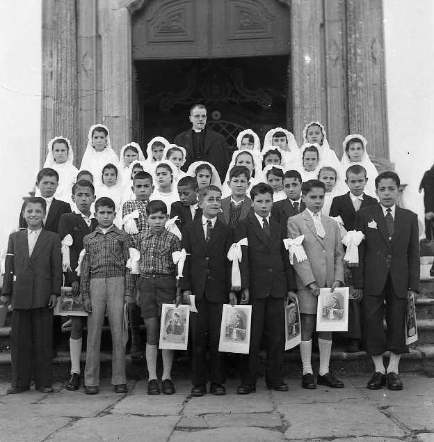 Notícias de Castelo de Vide: A FOTO DA SEMANA: Comunhão Solene nos anos ...