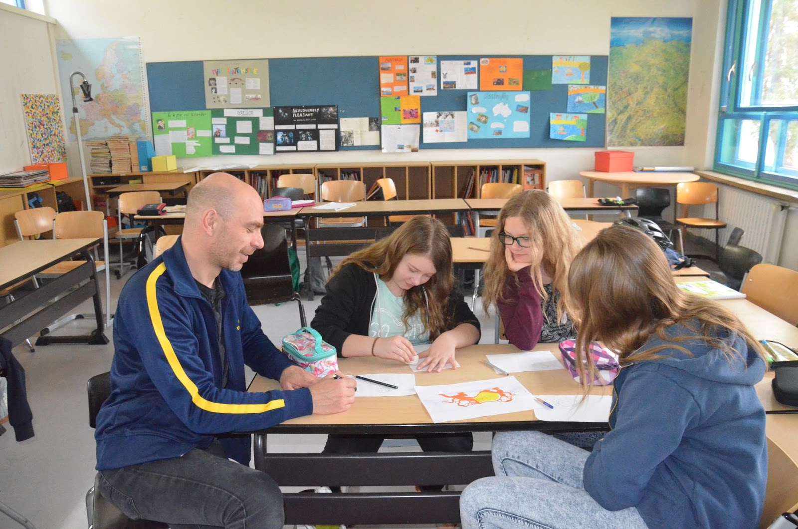 Stromkasten-Styling: Erster Tag mit der Grundschulen am Tegelschen Ort