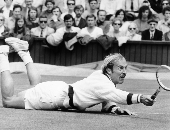 ALLtheNEWS: Η ιστορία των "Stan Smith". Τα παπούτσια που άντεξαν στον ...