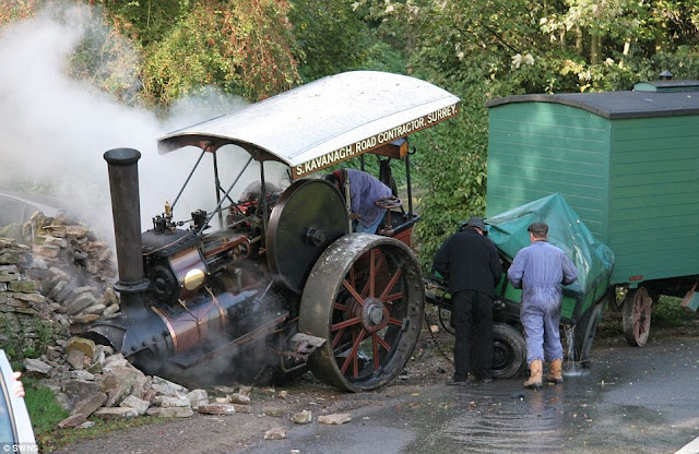 Just A Car Guy: look at this loaded Land Rover! Thanks Stephen! Fred ...