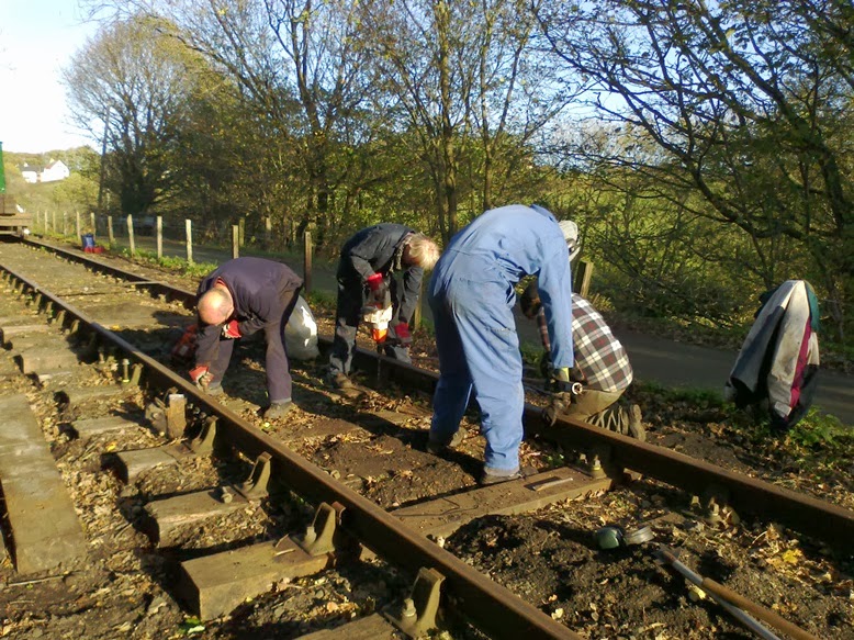 Tanfield Railway Blog: Thursday's Track Team