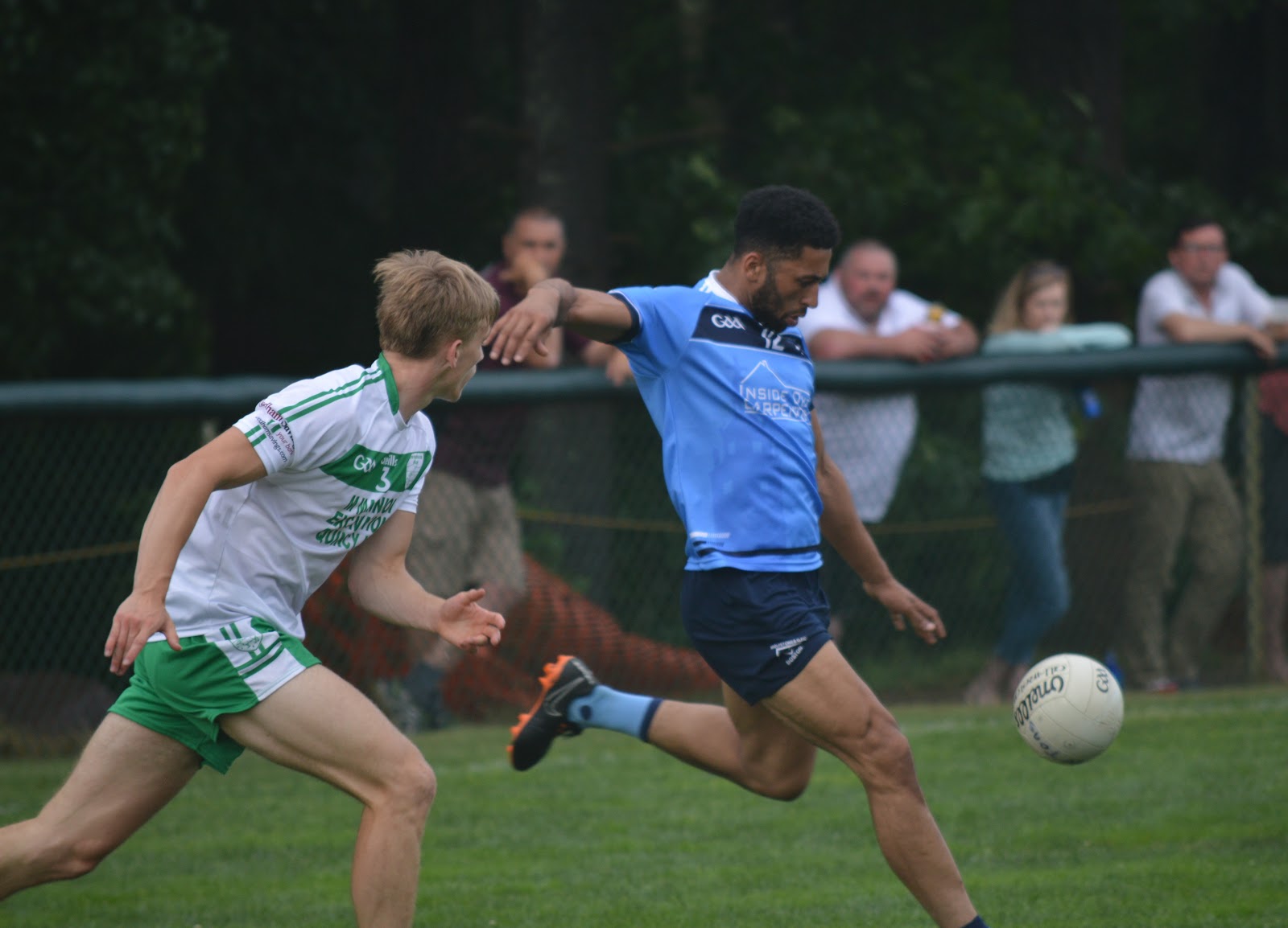 Thar an Trasnán: Senior Football: Connemara Gaels v Wolfe Tones