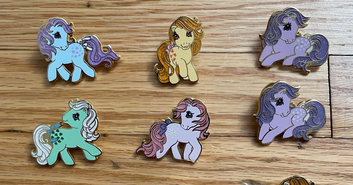 Closer Look at the Entertainment Earth Exclusive G1 Pins | MLP Merch