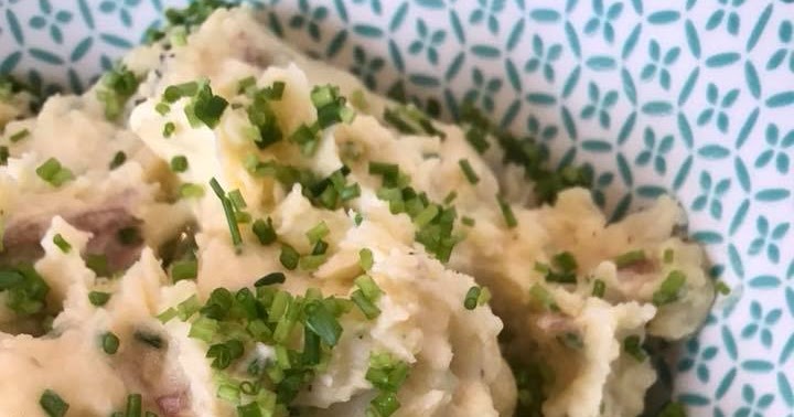 Rode aardappelpuree met kruiden