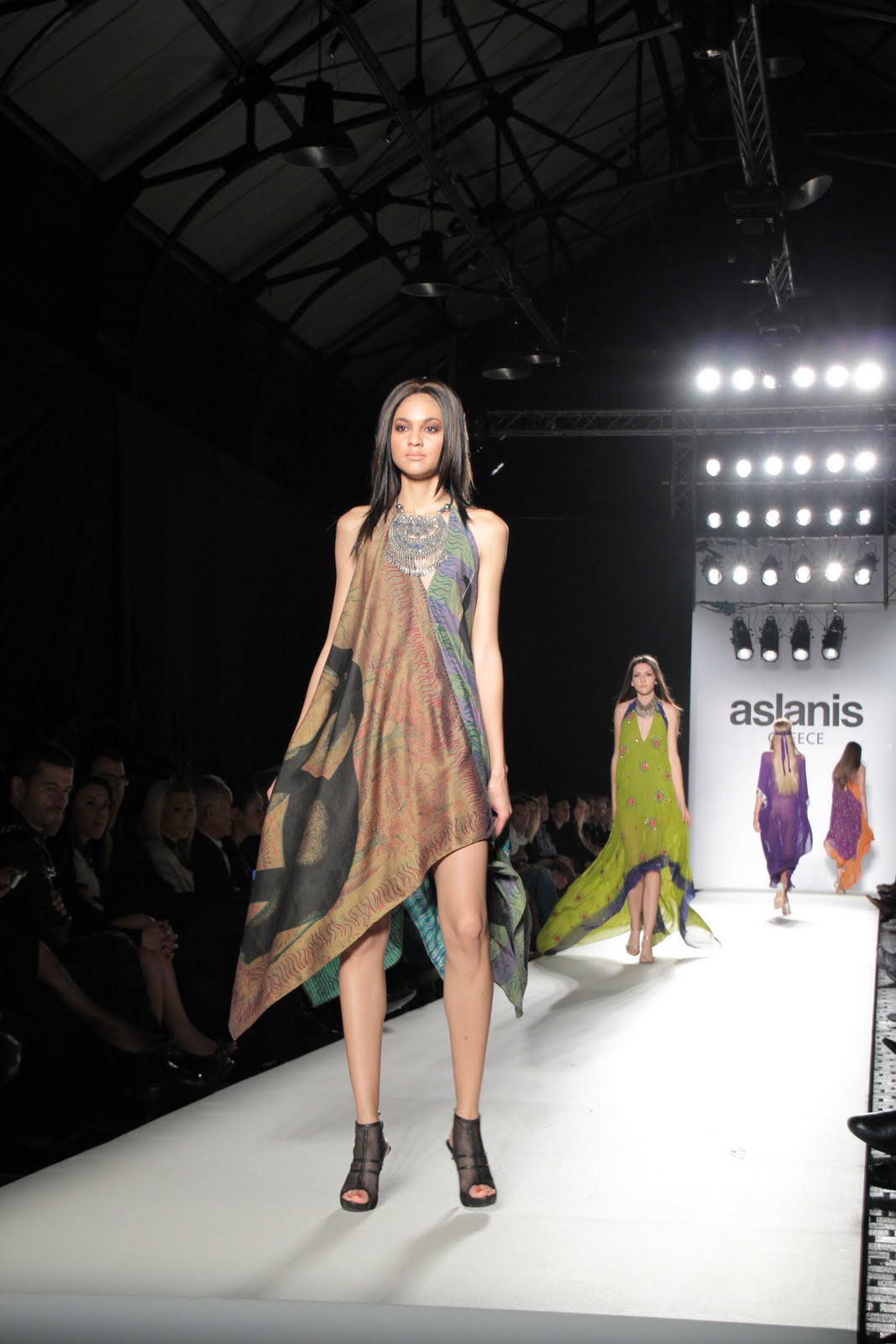 UrbanDrops: Aslanis @ 13th Athens Fashion Week