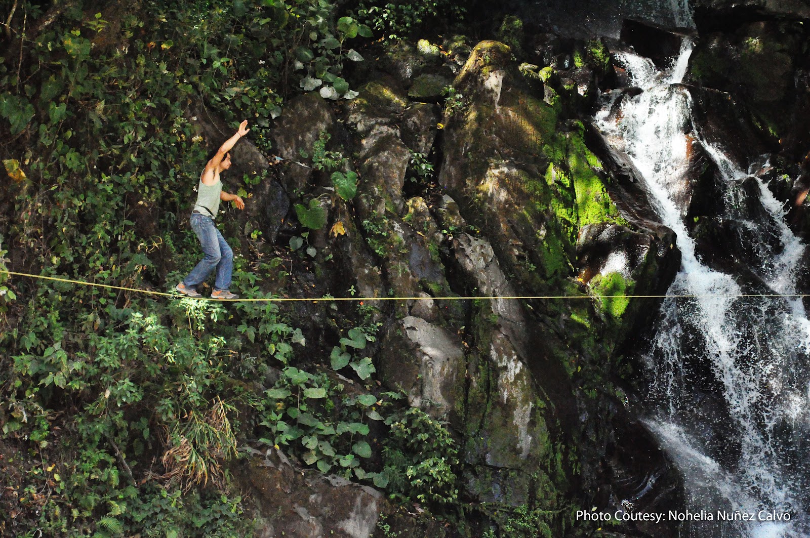 Cesar Augusto Melendez Castillo: Waterfall Highlining (Part 2)